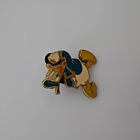 Disney | Accessories | Disney Donald Pin | Poshmark